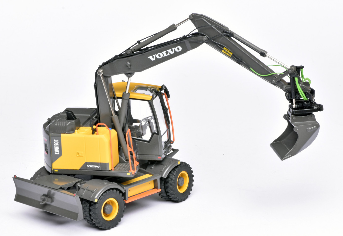 Volvo EWR150E + gereedschapsetje - NAMAC en Auto in Miniatuur - NAMAC ...