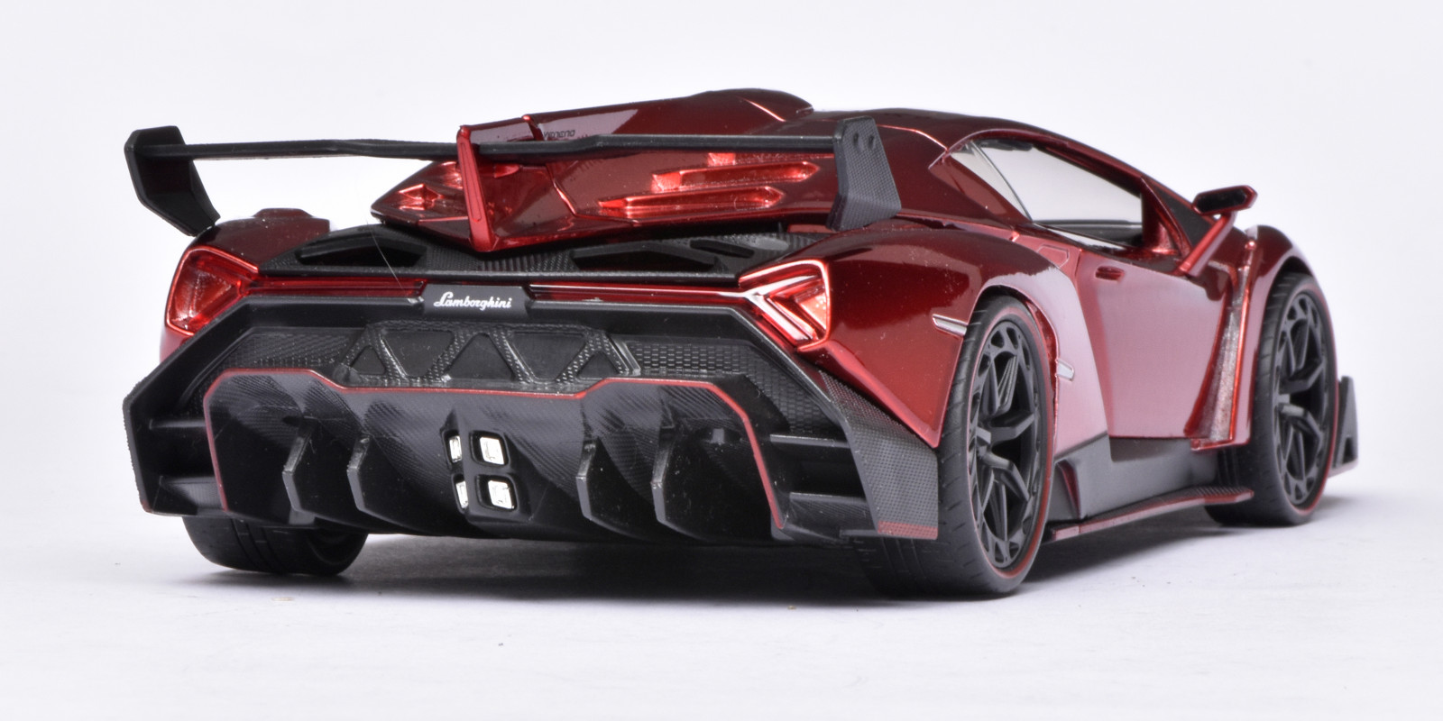 Lamborghini Veneno - NAMAC en Auto in Miniatuur - NAMAC en AIM