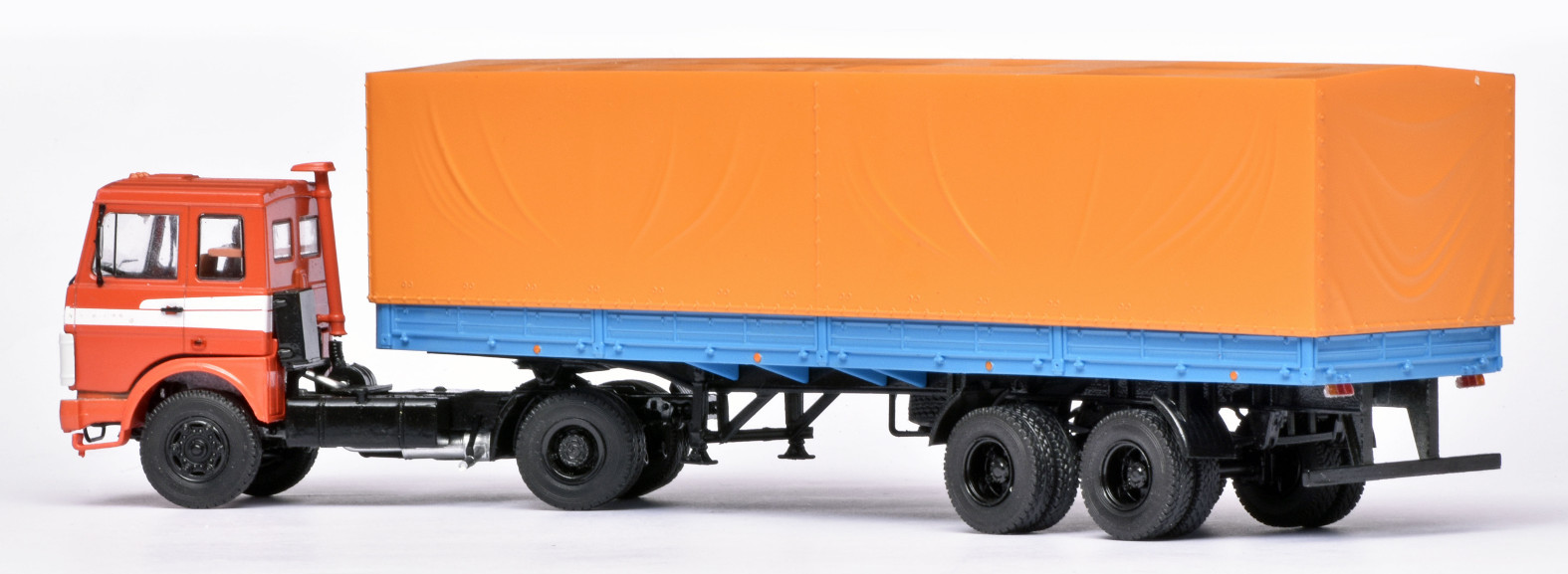 MAZ 5432 - NAMAC en Auto in Miniatuur - NAMAC en AIM