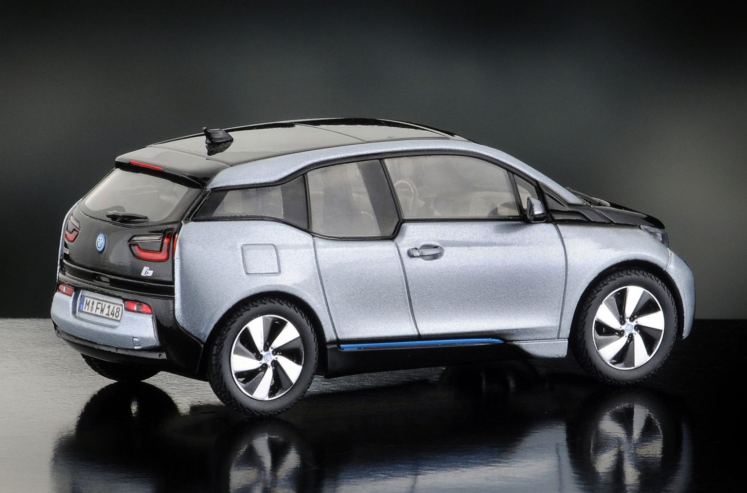 Eerste BMW i model - NAMAC en Auto in Miniatuur - NAMAC en AIM