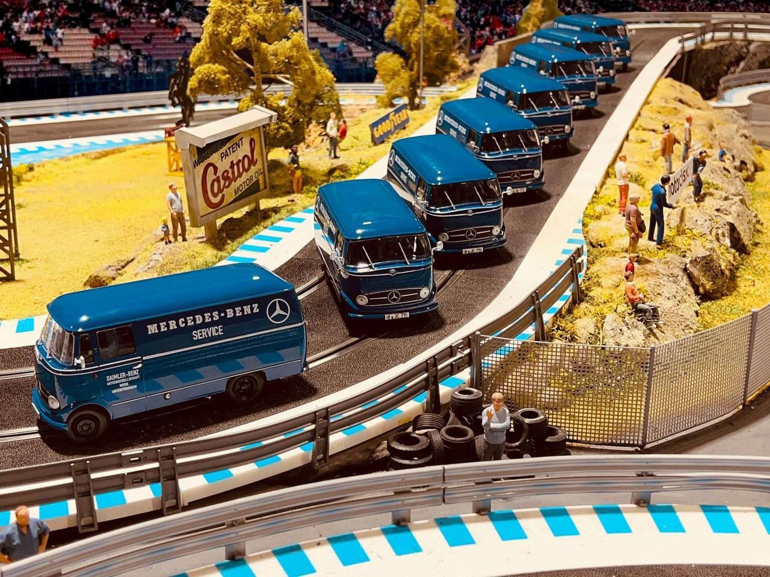 Mercedes-Benz Service Team Bus - NAMAC en Auto in Miniatuur - NAMAC en AIM