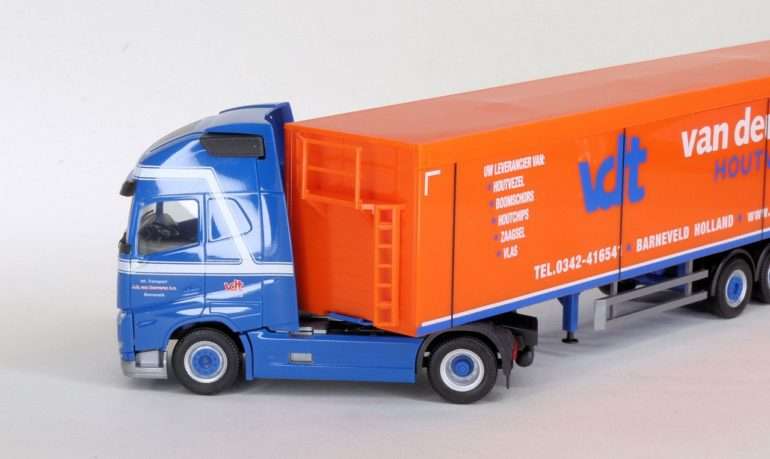 Houtvezel - NAMAC & Auto in miniatuur - 1:87