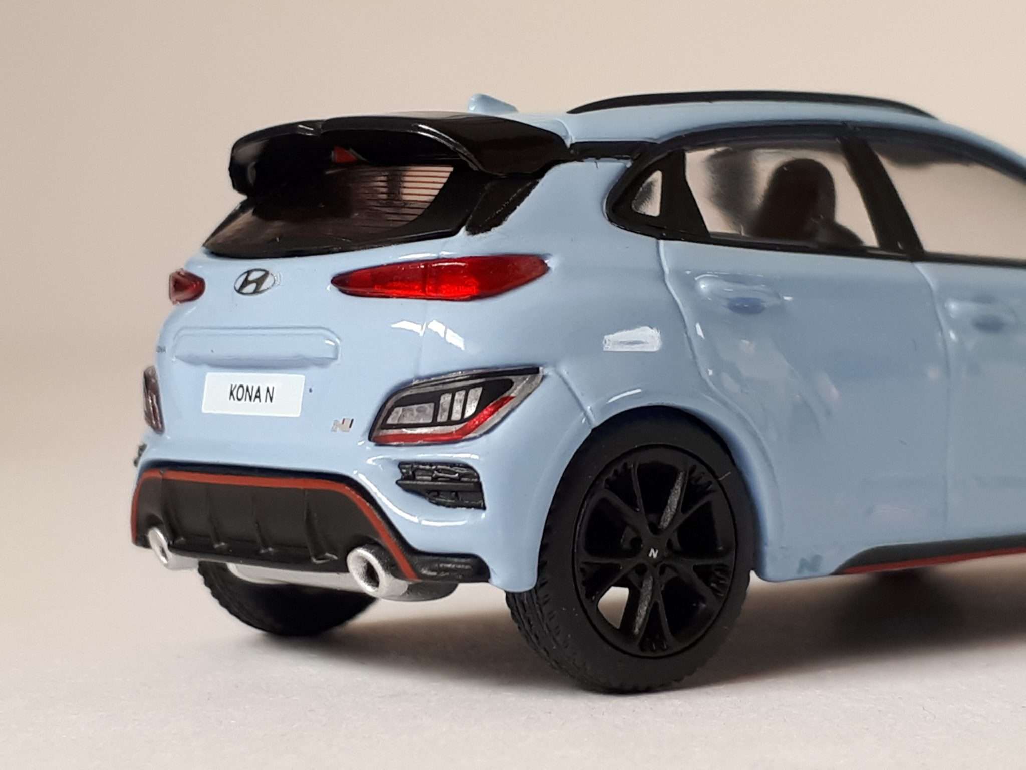Een Hyundai Kona in miniatuur - NAMAC & Auto in miniatuur - 1:87