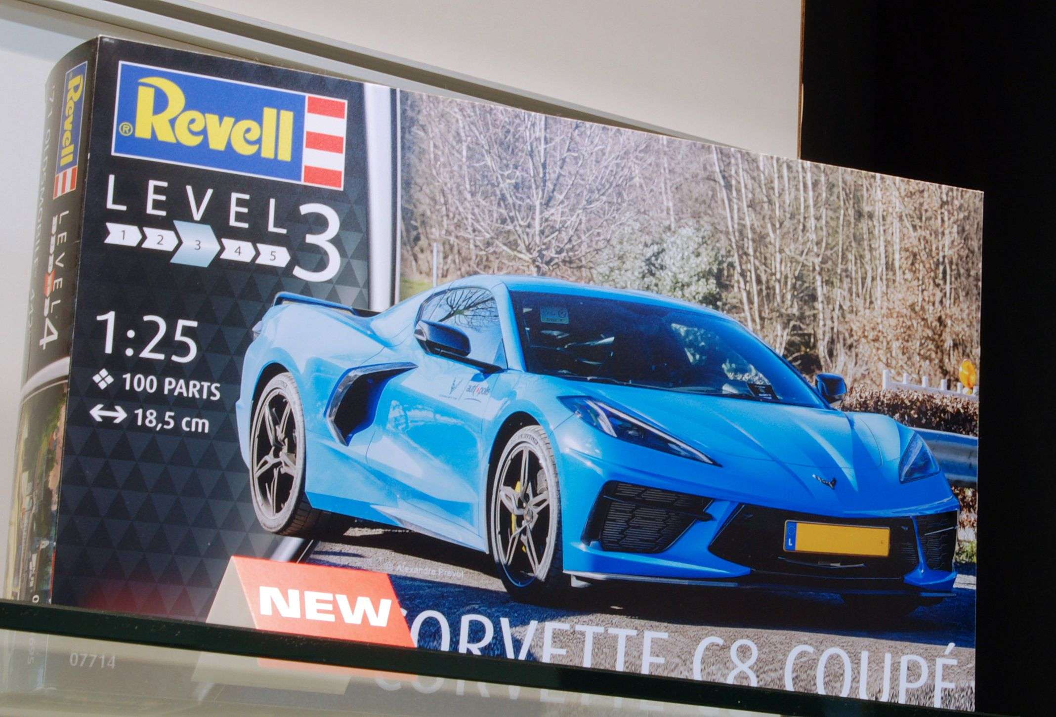 Revell - NAMAC en Auto in Miniatuur - NAMAC en AIM