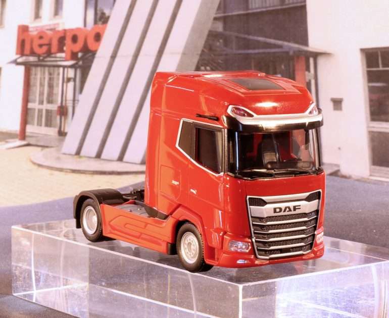 Grote DAF - NAMAC & Auto in miniatuur - 1:87