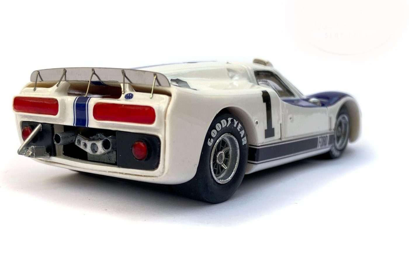 Bijzondere Ford J-Car - NAMAC en Auto in Miniatuur - NAMAC en AIM